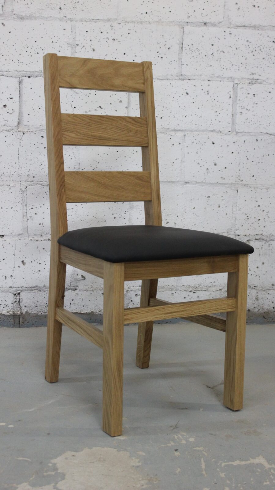 Krzesło dębowe Alex z siedzeniem drewnianym lub tapicerowanym - Meble ...